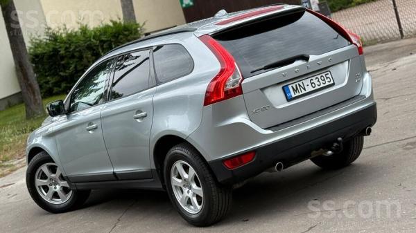 Grey Volvo XC60 2011 in Jurmala, with an engine capacity of 2.40 L and mileage of 376 thousand km for 7200 €, photo 5 on AUTOMOTO.COM.LV