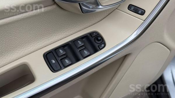 Grey Volvo XC60 2011 in Jurmala, with an engine capacity of 2.40 L and mileage of 376 thousand km for 7200 €, photo 9 on AUTOMOTO.COM.LV