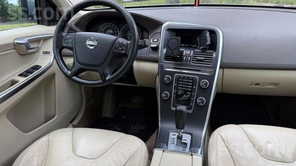 Grey Volvo XC60 2011 in Jurmala, with an engine capacity of 2.40 L and mileage of 376 thousand km for 7200 €, photo 10 on AUTOMOTO.COM.LV