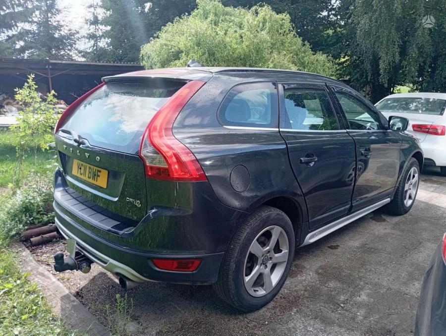 Pelēks Volvo XC60 2011 Jonava, ar dzinēja tilpumu 1.98 L un nobraukumu 180 tūkst. km par 2700 €, foto 3 vietnē AUTOMOTO.COM.LV