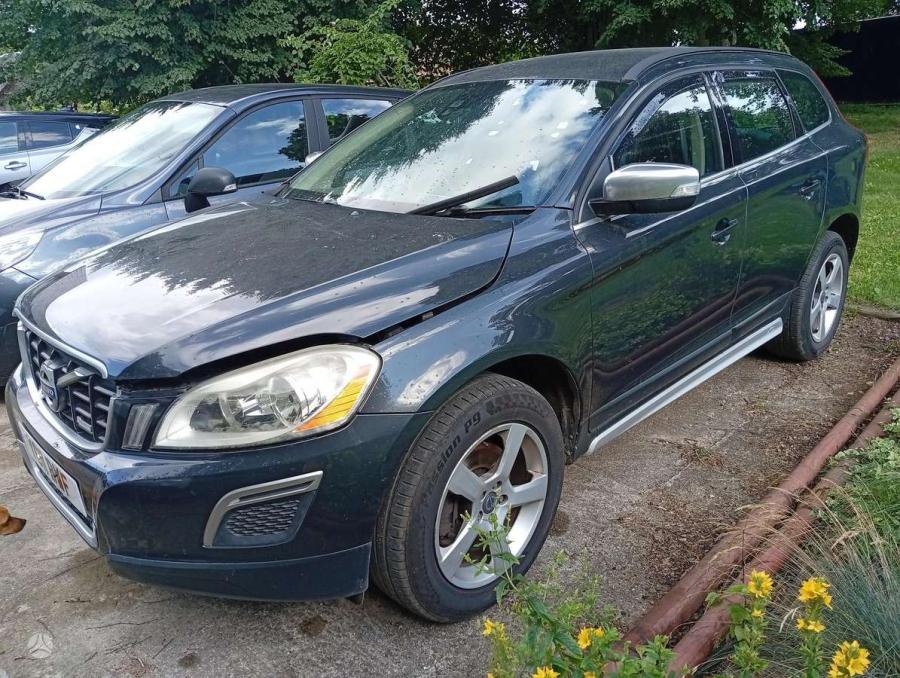 Pelēks Volvo XC60 2011 Jonava, ar dzinēja tilpumu 1.98 L un nobraukumu 180 tūkst. km par 2700 €, foto 5 vietnē AUTOMOTO.COM.LV