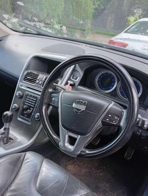 Pelēks Volvo XC60 2011 Jonava, ar dzinēja tilpumu 1.98 L un nobraukumu 180 tūkst. km par 2700 €, foto 7 vietnē AUTOMOTO.COM.LV
