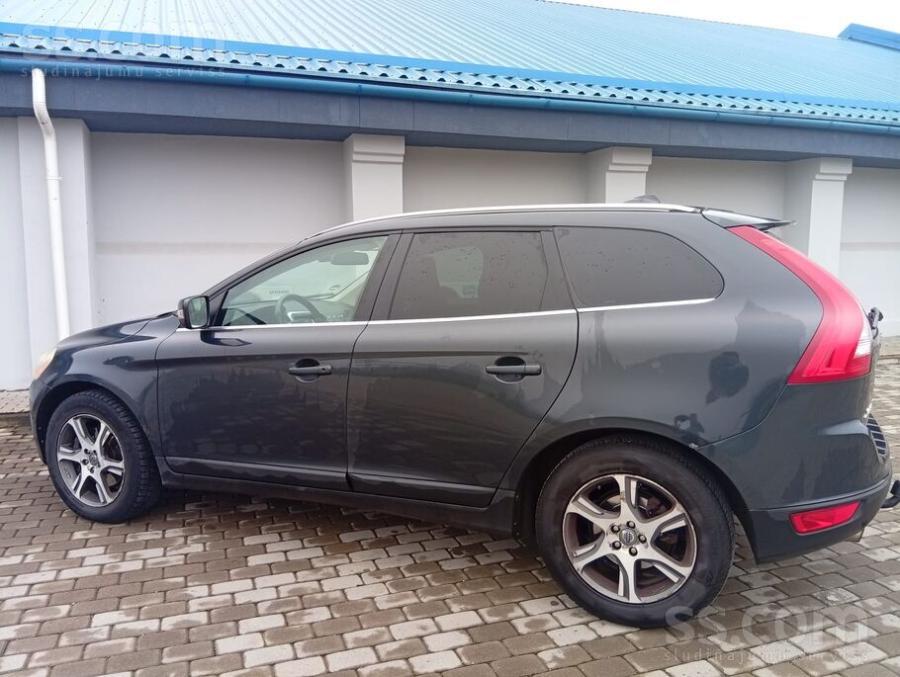Pelēks Volvo XC60 2011 Liepāja, ar dzinēja tilpumu 2.00 L un nobraukumu 444 tūkst. km par 5700 €, foto 1 vietnē AUTOMOTO.COM.LV