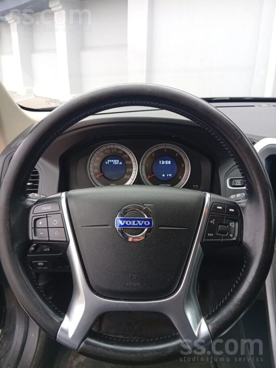 Pelēks Volvo XC60 2011 Liepāja, ar dzinēja tilpumu 2.00 L un nobraukumu 444 tūkst. km par 5700 €, foto 6 vietnē AUTOMOTO.COM.LV
