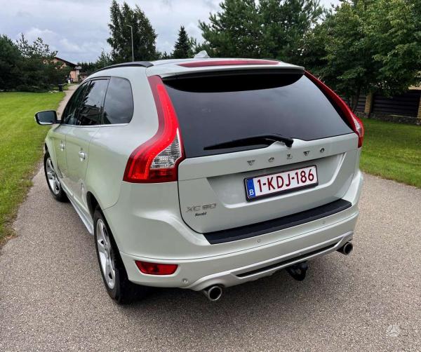 Pelēks Volvo XC60 2011 Tauragė, ar dzinēja tilpumu 1.98 L un nobraukumu 181 tūkst. km par 7850 €, foto 3 vietnē AUTOMOTO.COM.LV