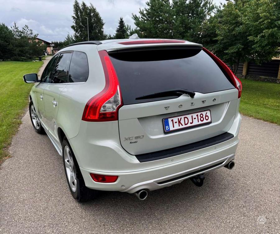 Grey Volvo XC60 2011 in Taurage, with an engine capacity of 1.98 L and mileage of 181 thousand km for 7850 €, photo 4 on AUTOMOTO.COM.LV