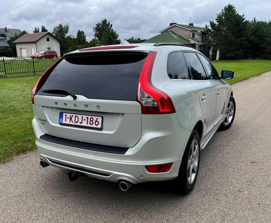 Grey Volvo XC60 2011 in Taurage, with an engine capacity of 1.98 L and mileage of 181 thousand km for 7850 €, photo 5 on AUTOMOTO.COM.LV