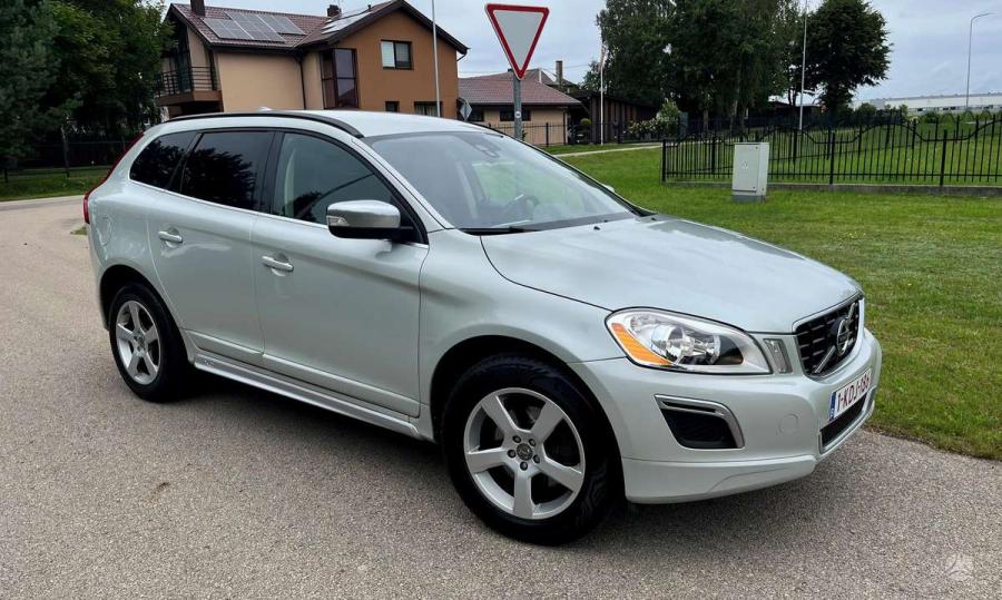 Grey Volvo XC60 2011 in Taurage, with an engine capacity of 1.98 L and mileage of 181 thousand km for 7850 €, photo 7 on AUTOMOTO.COM.LV