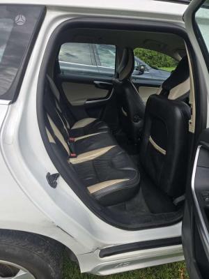 Pelēks Volvo XC60 2011 Raseiniai, ar dzinēja tilpumu 0.00 L un nobraukumu 200 tūkst. km par 4500 €, foto 6 vietnē AUTOMOTO.COM.LV