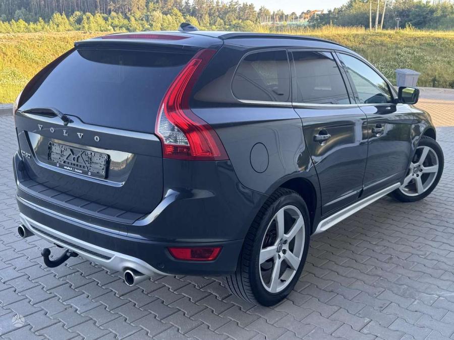 Grey Volvo XC60 2011 in Vilnius, with an engine capacity of 2.00 L and mileage of 270 thousand km for 8750 €, photo 10 on AUTOMOTO.COM.LV