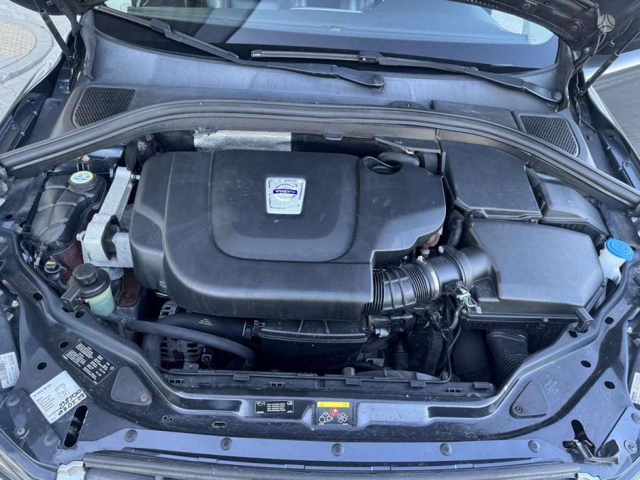 Grey Volvo XC60 2011 in Vilnius, with an engine capacity of 2.00 L and mileage of 270 thousand km for 8750 €, photo 21 on AUTOMOTO.COM.LV