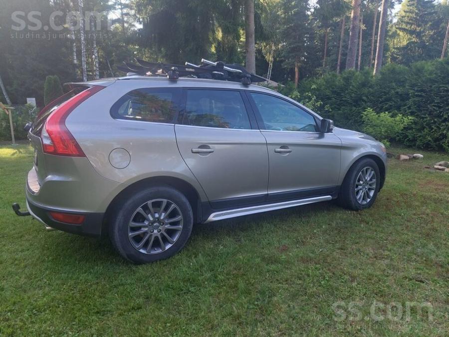 Pelēks Volvo XC60 2011 Rīga, ar dzinēja tilpumu 2.40 L un nobraukumu 335 tūkst. km par 6700 €, foto 3 vietnē AUTOMOTO.COM.LV