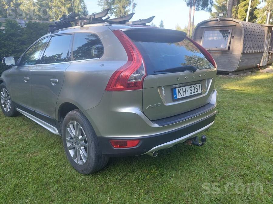 Pelēks Volvo XC60 2011 Rīga, ar dzinēja tilpumu 2.40 L un nobraukumu 335 tūkst. km par 6700 €, foto 5 vietnē AUTOMOTO.COM.LV