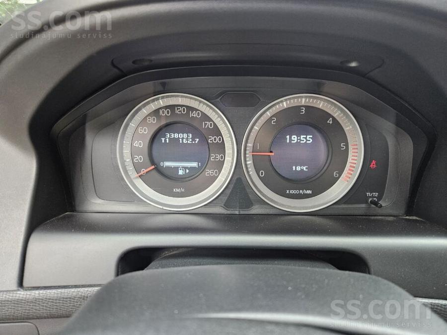 Pelēks Volvo XC60 2011 Kuldīga, ar dzinēja tilpumu 2.40 L un nobraukumu 338 tūkst. km par 6100 €, foto 12 vietnē AUTOMOTO.COM.LV