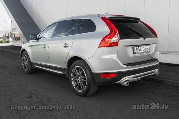 Pelēks Volvo XC60 2011 Tallina, ar dzinēja tilpumu 2.40 L un nobraukumu 367 tūkst. km par 5990 €, foto 6 vietnē AUTOMOTO.COM.LV