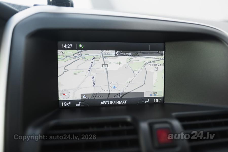 Grey Volvo XC60 2011 in Tallinn, with an engine capacity of 2.40 L and mileage of 367 thousand km for 5990 €, photo 23 on AUTOMOTO.COM.LV