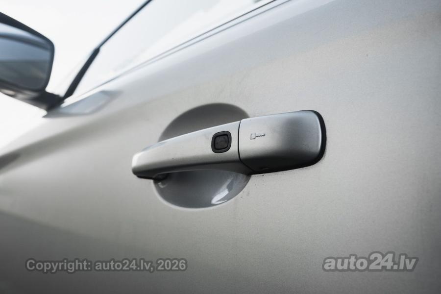 Grey Volvo XC60 2011 in Tallinn, with an engine capacity of 2.40 L and mileage of 367 thousand km for 5990 €, photo 29 on AUTOMOTO.COM.LV