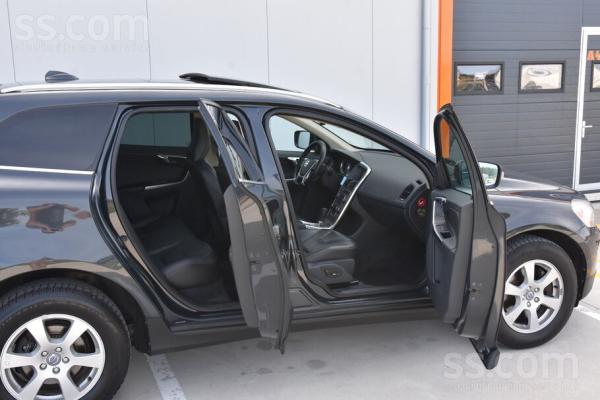 Pelēks Volvo XC60 2011 Rīga, ar dzinēja tilpumu 2.40 L un nobraukumu 243 tūkst. km par 10750 €, foto 7 vietnē AUTOMOTO.COM.LV