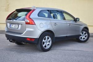Grey Volvo XC60 2011 in Talsi, with an engine capacity of 2.40 L and mileage of 239 thousand km for 9500 €, photo 6 on AUTOMOTO.COM.LV