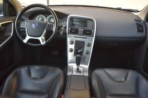Grey Volvo XC60 2011 in Talsi, with an engine capacity of 2.40 L and mileage of 239 thousand km for 9500 €, photo 8 on AUTOMOTO.COM.LV