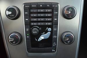 Grey Volvo XC60 2011 in Talsi, with an engine capacity of 2.40 L and mileage of 239 thousand km for 9500 €, photo 16 on AUTOMOTO.COM.LV