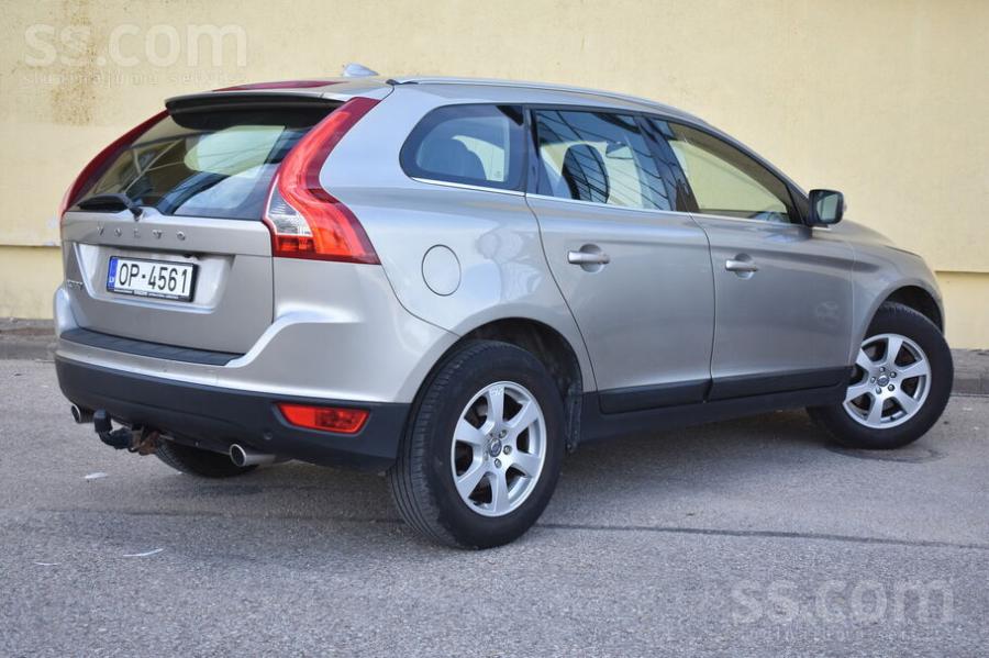 Pelēks Volvo XC60 2011 Talsi, ar dzinēja tilpumu 2.40 L un nobraukumu 239 tūkst. km par 9500 €, foto 6 vietnē AUTOMOTO.COM.LV