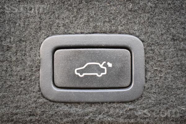 Pelēks Volvo XC60 2011 Talsi, ar dzinēja tilpumu 2.40 L un nobraukumu 239 tūkst. km par 9500 €, foto 10 vietnē AUTOMOTO.COM.LV