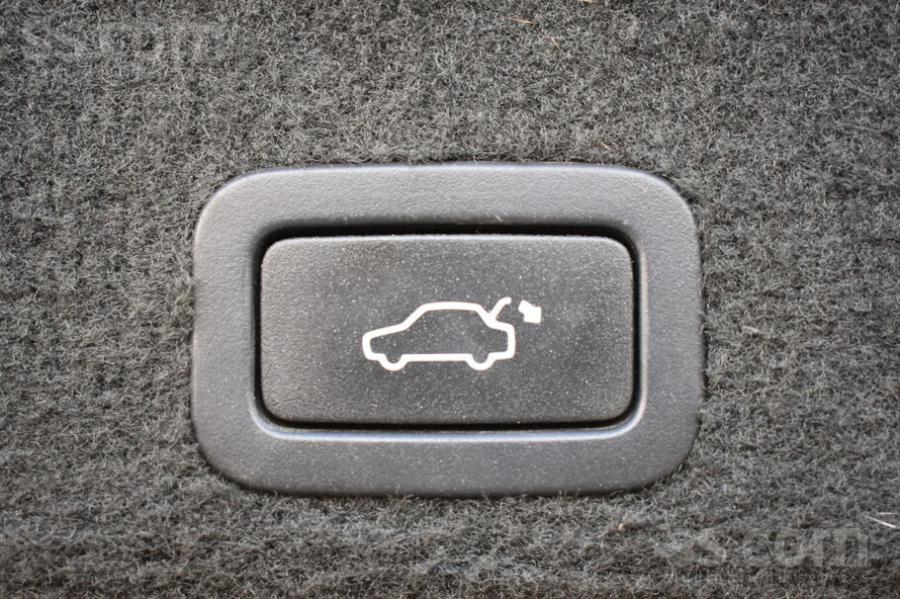 Pelēks Volvo XC60 2011 Talsi, ar dzinēja tilpumu 2.40 L un nobraukumu 239 tūkst. km par 9500 €, foto 11 vietnē AUTOMOTO.COM.LV