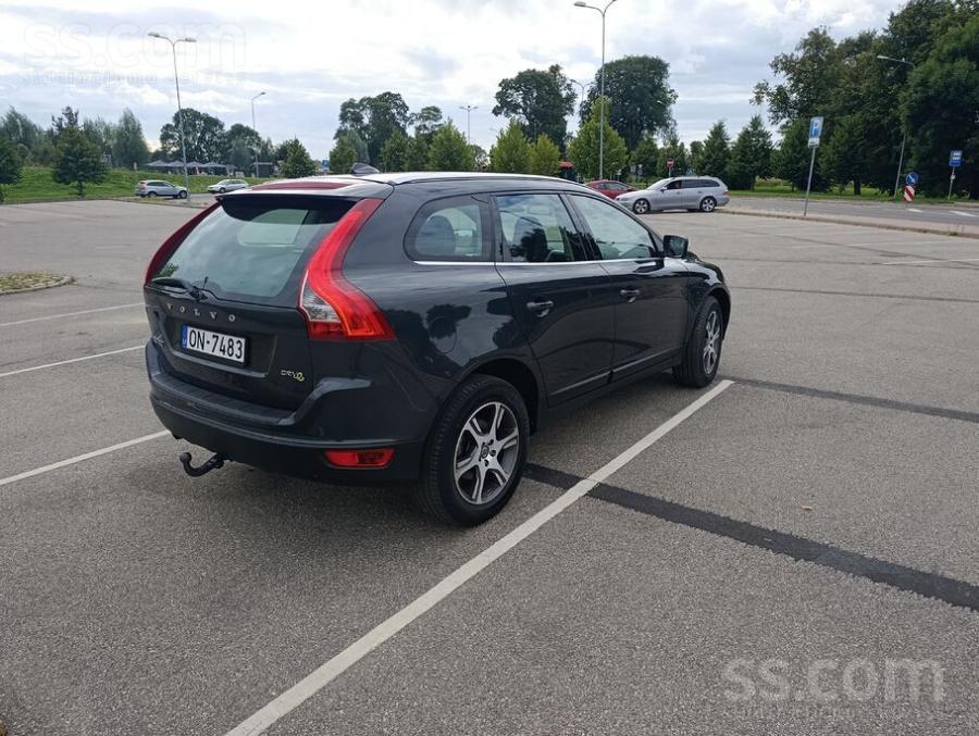 Pelēks Volvo XC60 2011 Daugavpils, ar dzinēja tilpumu 2.00 L un nobraukumu 248 tūkst. km par 9000 €, foto 4 vietnē AUTOMOTO.COM.LV
