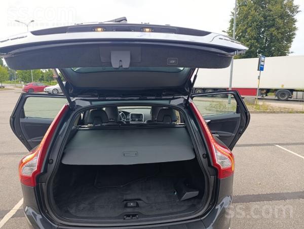 Серый Вольво ХС60 2011 в Даугавпилс, объемом двигателя 2.00 л и пробегом 248 тыс. км за 9000 €, фото 7 на AUTOMOTO.COM.LV