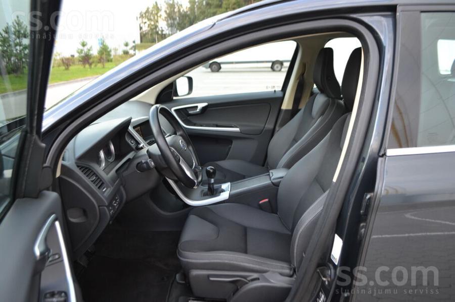 Grey Volvo XC60 2011 in Riga, with an engine capacity of 2.40 L and mileage of 274 thousand km for 7650 €, photo 8 on AUTOMOTO.COM.LV