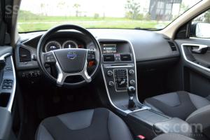 Grey Volvo XC60 2011 in Riga, with an engine capacity of 2.40 L and mileage of 274 thousand km for 7650 €, photo 9 on AUTOMOTO.COM.LV