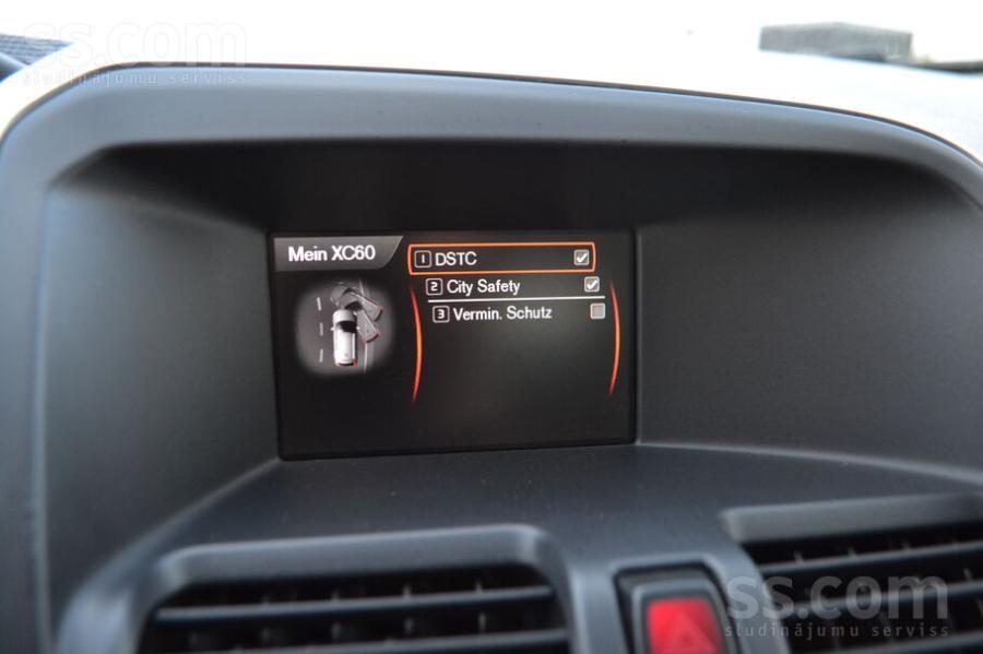 Grey Volvo XC60 2011 in Riga, with an engine capacity of 2.40 L and mileage of 274 thousand km for 7650 €, photo 15 on AUTOMOTO.COM.LV
