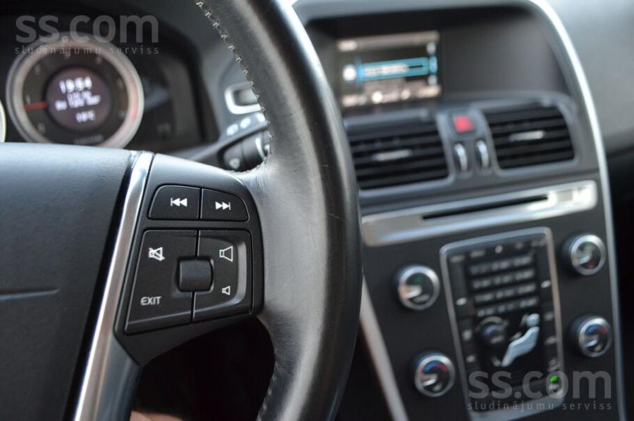 Grey Volvo XC60 2011 in Riga, with an engine capacity of 2.40 L and mileage of 274 thousand km for 7650 €, photo 22 on AUTOMOTO.COM.LV