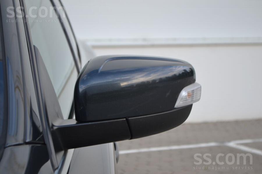 Grey Volvo XC60 2011 in Riga, with an engine capacity of 2.40 L and mileage of 274 thousand km for 7650 €, photo 27 on AUTOMOTO.COM.LV