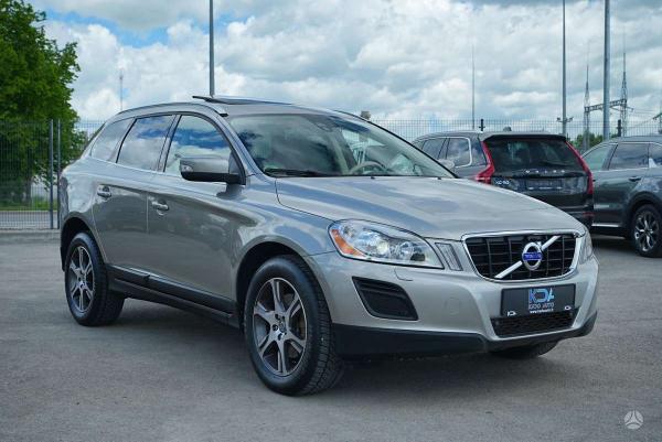 Pelēks Volvo XC60 2011 Kauņa, ar dzinēja tilpumu 2.40 L un nobraukumu 213 tūkst. km par 9650 €, foto 1 vietnē AUTOMOTO.COM.LV