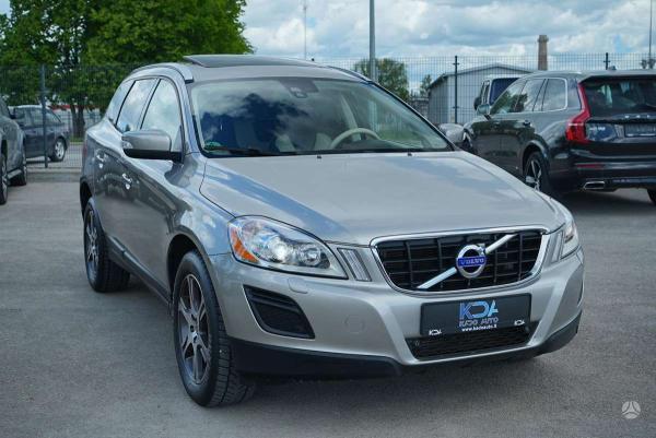Pelēks Volvo XC60 2011 Kauņa, ar dzinēja tilpumu 2.40 L un nobraukumu 213 tūkst. km par 9650 €, foto 2 vietnē AUTOMOTO.COM.LV
