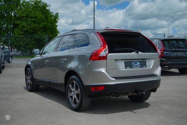 Pelēks Volvo XC60 2011 Kauņa, ar dzinēja tilpumu 2.40 L un nobraukumu 213 tūkst. km par 9650 €, foto 7 vietnē AUTOMOTO.COM.LV