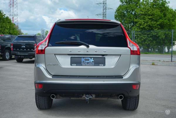 Pelēks Volvo XC60 2011 Kauņa, ar dzinēja tilpumu 2.40 L un nobraukumu 213 tūkst. km par 9650 €, foto 9 vietnē AUTOMOTO.COM.LV