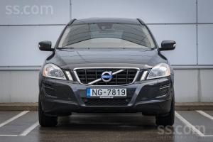 Grey Volvo XC60 2011 in Riga, with an engine capacity of 2.00 L and mileage of 261 thousand km for 6490 €, photo 3 on AUTOMOTO.COM.LV