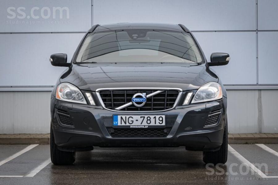 Grey Volvo XC60 2011 in Riga, with an engine capacity of 2.00 L and mileage of 261 thousand km for 6490 €, photo 3 on AUTOMOTO.COM.LV
