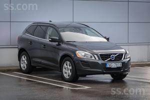Grey Volvo XC60 2011 in Riga, with an engine capacity of 2.00 L and mileage of 261 thousand km for 6490 €, photo 4 on AUTOMOTO.COM.LV