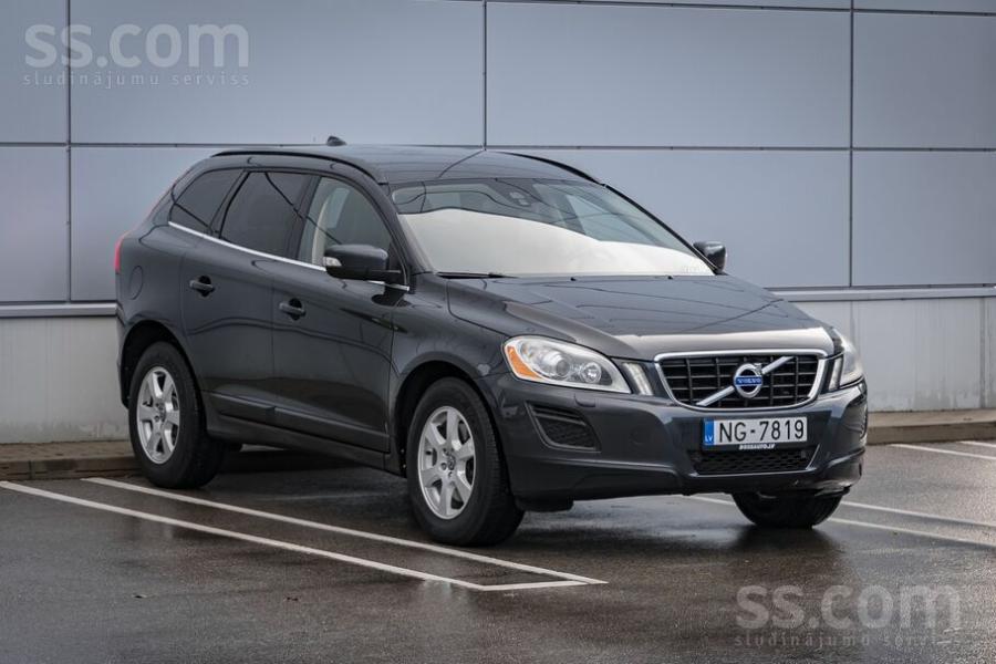 Grey Volvo XC60 2011 in Riga, with an engine capacity of 2.00 L and mileage of 261 thousand km for 6490 €, photo 4 on AUTOMOTO.COM.LV