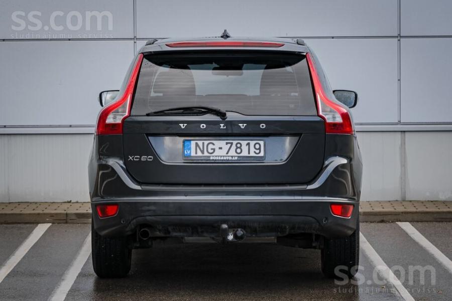 Grey Volvo XC60 2011 in Riga, with an engine capacity of 2.00 L and mileage of 261 thousand km for 6490 €, photo 6 on AUTOMOTO.COM.LV