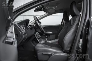 Grey Volvo XC60 2011 in Riga, with an engine capacity of 2.00 L and mileage of 261 thousand km for 6490 €, photo 9 on AUTOMOTO.COM.LV