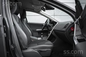 Grey Volvo XC60 2011 in Riga, with an engine capacity of 2.00 L and mileage of 261 thousand km for 6490 €, photo 10 on AUTOMOTO.COM.LV