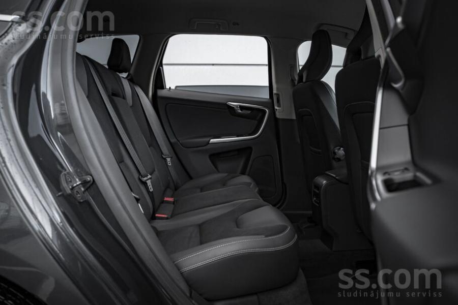 Grey Volvo XC60 2011 in Riga, with an engine capacity of 2.00 L and mileage of 261 thousand km for 6490 €, photo 12 on AUTOMOTO.COM.LV