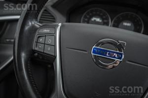 Grey Volvo XC60 2011 in Riga, with an engine capacity of 2.00 L and mileage of 261 thousand km for 6490 €, photo 18 on AUTOMOTO.COM.LV