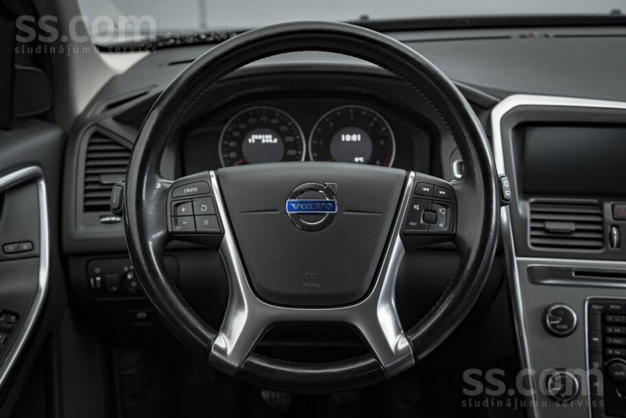 Grey Volvo XC60 2011 in Riga, with an engine capacity of 2.00 L and mileage of 261 thousand km for 6490 €, photo 19 on AUTOMOTO.COM.LV