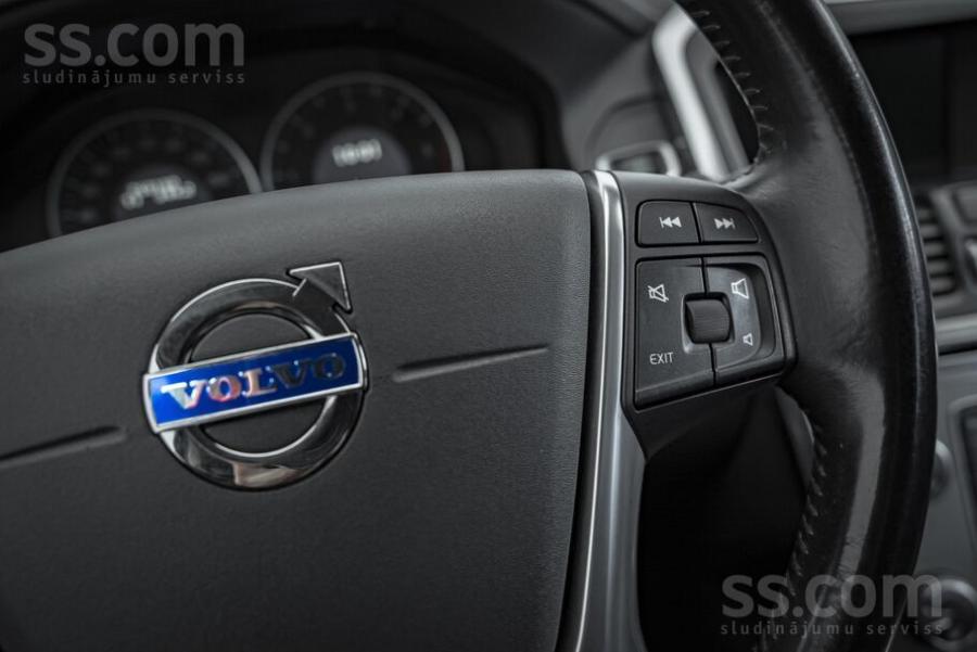 Grey Volvo XC60 2011 in Riga, with an engine capacity of 2.00 L and mileage of 261 thousand km for 6490 €, photo 20 on AUTOMOTO.COM.LV